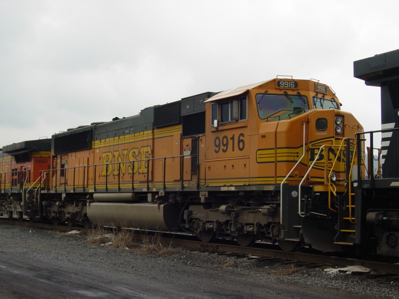 BNSF 9916